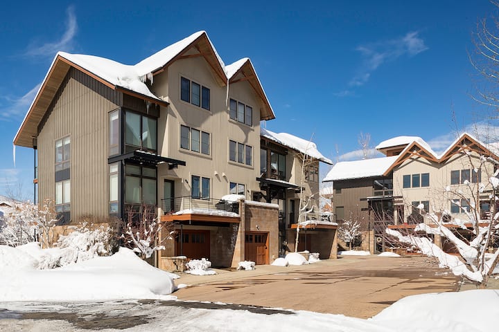 Bh19 | Winter Shuttle | Private Rooftop Hot Tub - Steamboat Springs