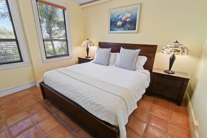 Specialofferpool/stepstobeach/1brbliss - 팜비치