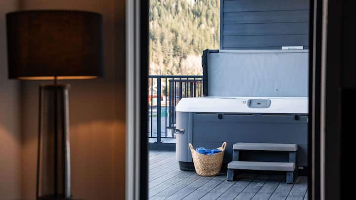 Condo With Hot Tub | Villa 23 Cabot Peaks - Revelstoke