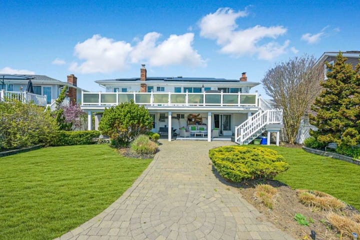 Waterfront Escape In Long Island Ny - Massapequa, NY