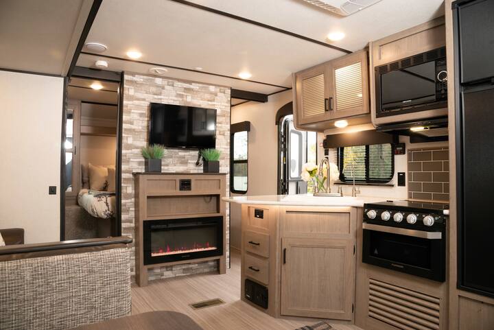 Rv 4    Fantastic Bunkhouse Meets High End Camping - 肯諾拉