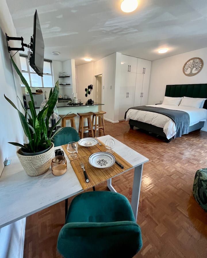 Large Studio With Garden And Pool Near The Stadium - Cape Town