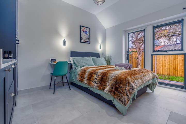 Modern Bristol Haven With Private Parking - 布里斯托爾