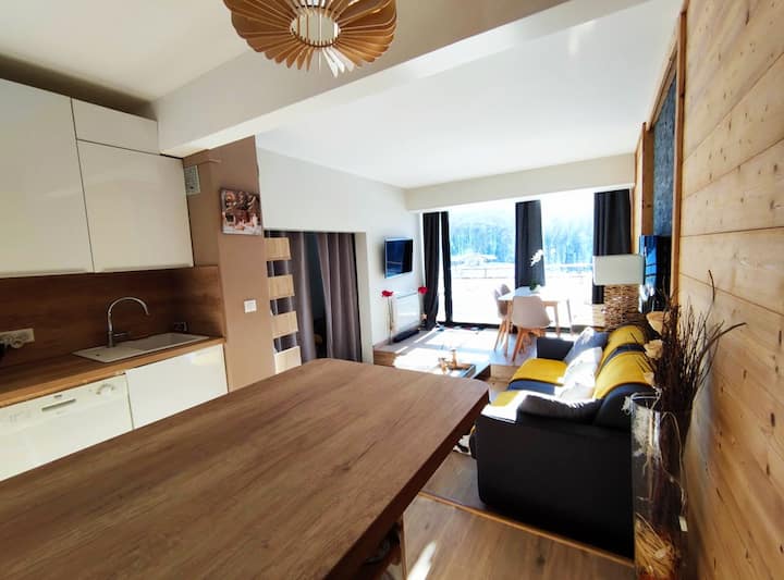 Beautiful Renovated Apartment With View On The Slo - Isola