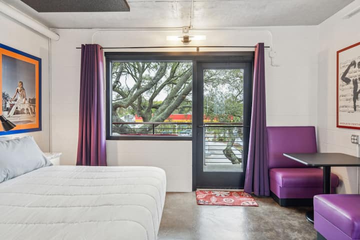 Boutique Vera Hotel King Room 301 - James Island, SC