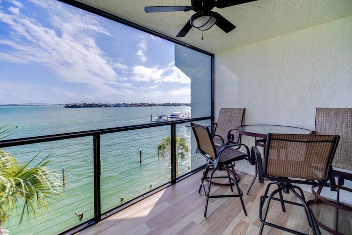 Marco Island Waterfront Condo W/ Community Pool! - Marco Island, FL
