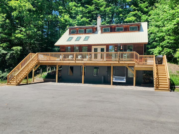 Maple Lodge-heart Of Leelanau County - Glen Lake, MI