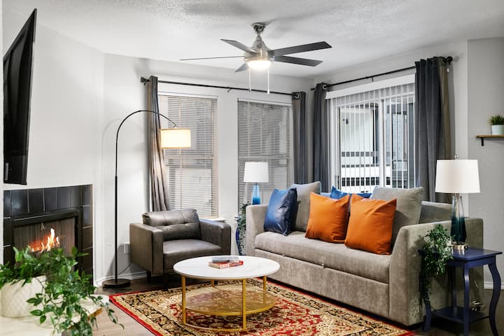 Beautiful 2bd/2ba In University Hills 6408 - Austin, TX