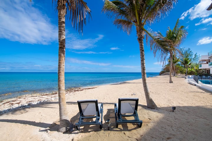 Silver Reef #2 / 2 Br Luxe Oceanfront W/ Pool - Cayman Islands