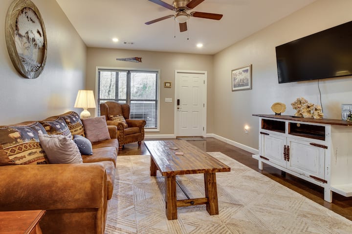 Cozy Bull Shoals Condo Getaway ~ 1 Mi To Lake! - Bull Shoals, AR