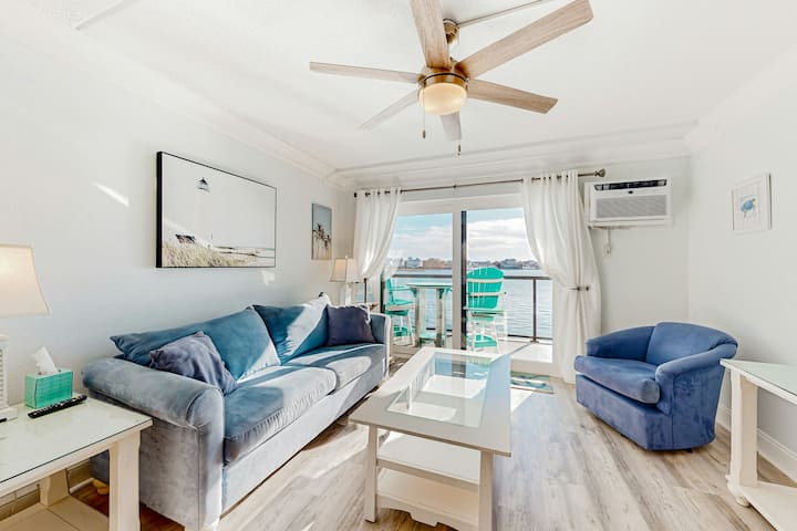 1br With Bay View, Pool, Tennis, & Balcony - Fenwick Island, DE