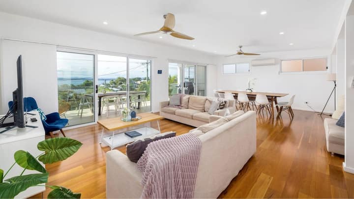 Embracing Dutchies — Stay5 Pay 4 - Port Stephens