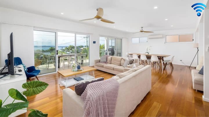 Embracing Dutchies – Ocean And Beach Views - Nelson Bay