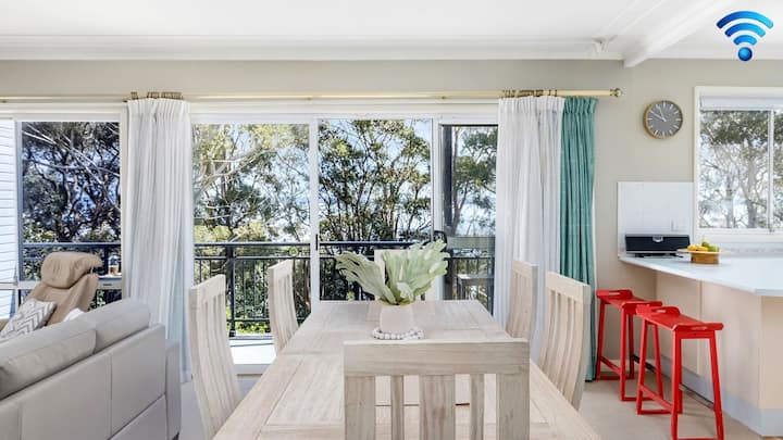 Bay Escape — Stay5 Pay 4 - Port Stephens