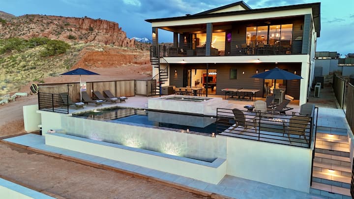 Ultra-luxe 6 Br Retreat, Heated Pool, Spa & Views - Oowah Lake, UT