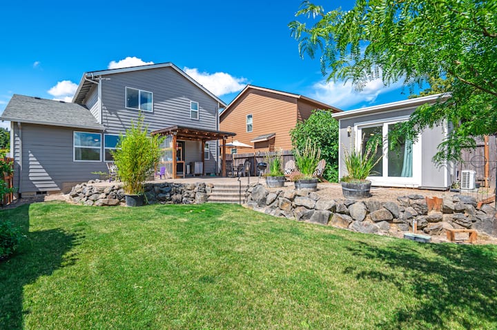 Dundee Hillside Retreat - Dundee, OR