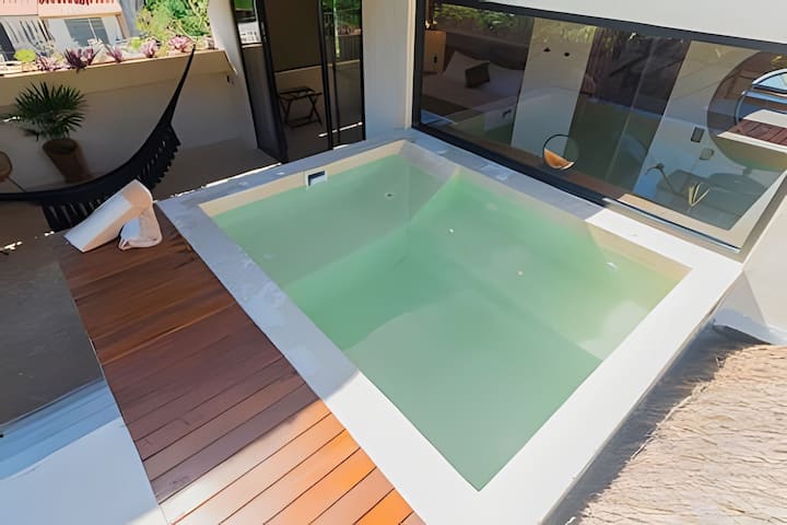 Private Jacuzzi In Large Penthouse With King Bed - Bacalar