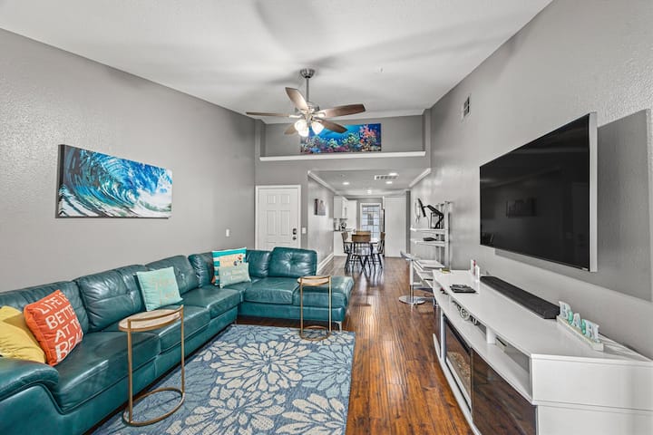 Gulf & Pool View, Washer & Dryer, Families Love It - Tiki Island, TX