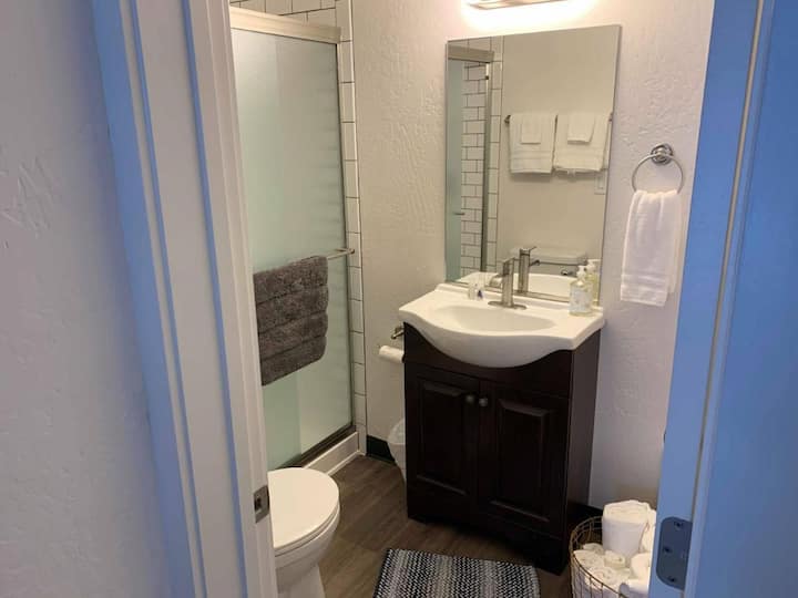 Quad Modern - 2 Rooms - Coeur d'Alene, ID