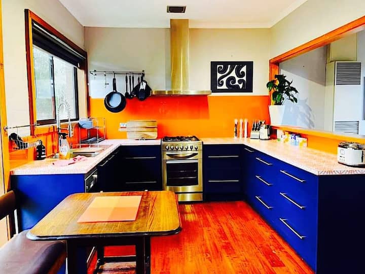 Treetops Apartment For 4   7 Night Discounts - Seville, Australia