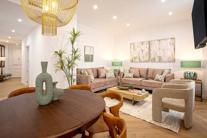 Exclusive Apartment In City Center. Capiteles - Granada, Spain