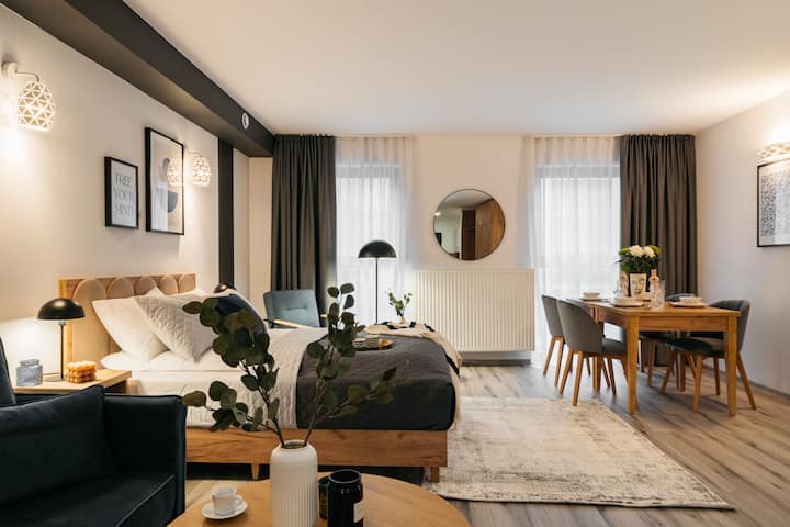 Orso City Studio With King Size Bed And Sofa - Varsovia