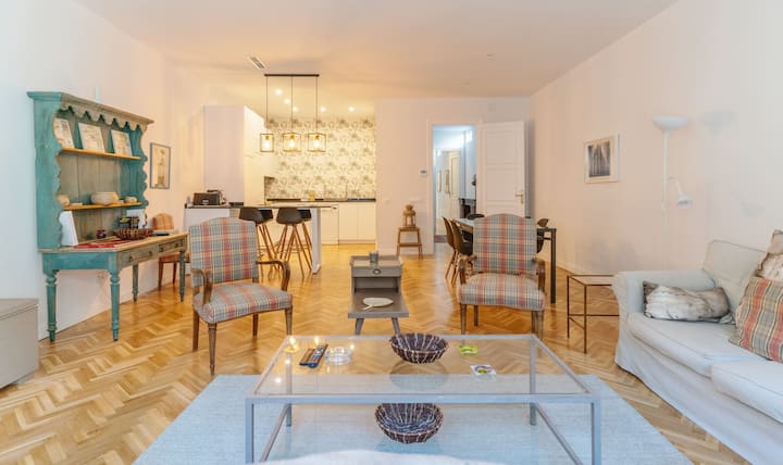 Spacious & Central-3bedrooms 3bathrooms-sol - Madrid