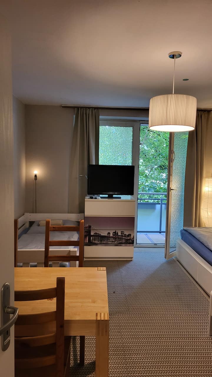 Budget & Central 3room Apt+balcony & Wifi - Hamburg