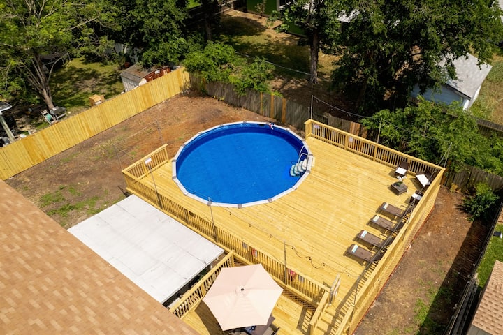 Pool | Gameroom | Sleeps 9 | Schlitterbahn - Universal City, TX