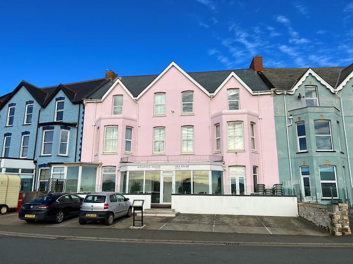 Spectacular Beach Front House, Sleeps 22+ - Bude