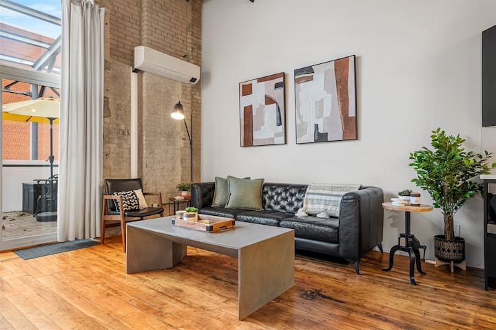 2-flr Historic Loft: Elevator, Patio, Ug Park, Ac - Edmonton