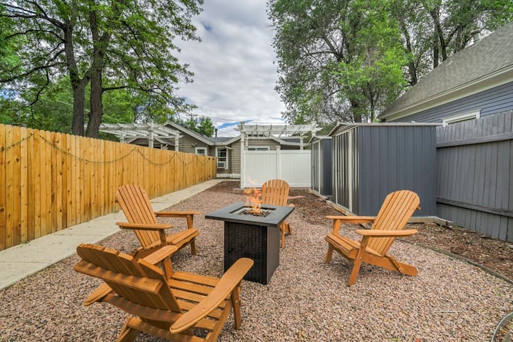 Euro Cottage! Downtown Home W Bbq & Fire Pit - Colorado Springs, CO