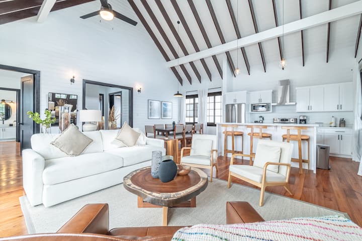 Paradise Shores + The Pool Club At Mahogany Bay - Belize