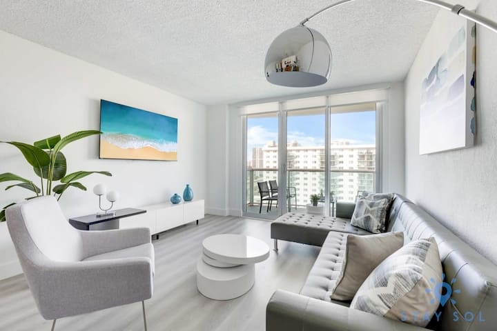 Beachfront Retreat | Sunny Isles Condo - Sunny Isles Beach, FL