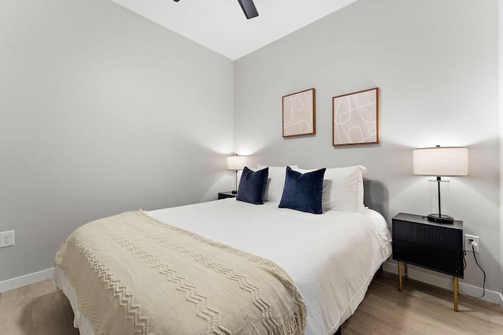 Downtown 2-bed With Rooftop & Gym - Marais poitevin