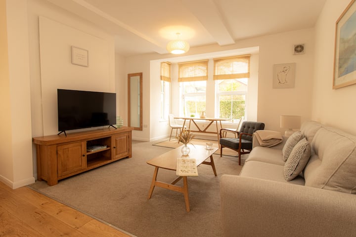 Haughmond - Delightful Serviced Apartment - Telford