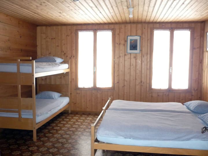 Quad Room With Mountain View - Mürren