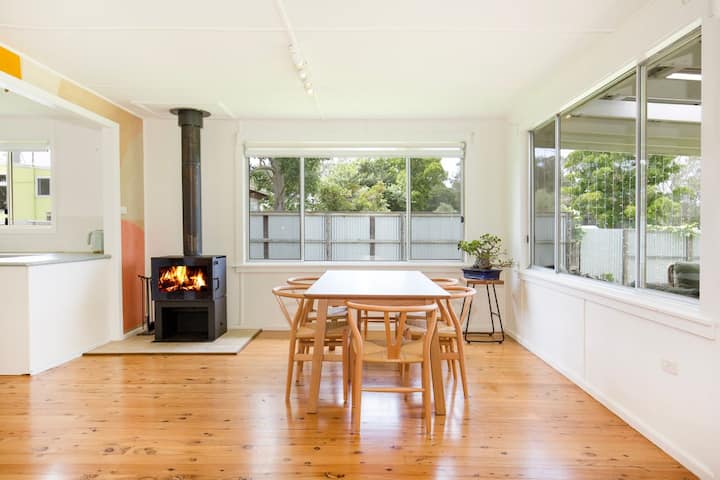 Jack's Culburra - Absolute Waterfront - Fireplace - Culburra Beach