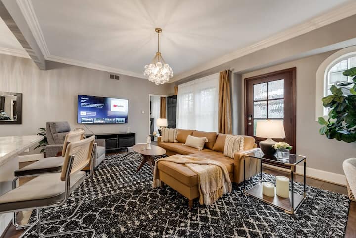 Bright 1br Retreat W/ Balcony – Extended Stay - Dallas, TX