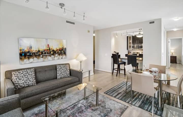 Spacious 2br | Desk+wifi | Gym+rooftop - Washington, D.C.