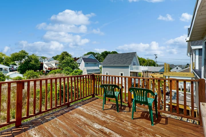 2br Coastal Retreat With Deck & Water Views - York, ME