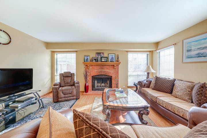 Hanover Park Townhome W/ Grill: 36 Mi To Chicago! - Bartlett