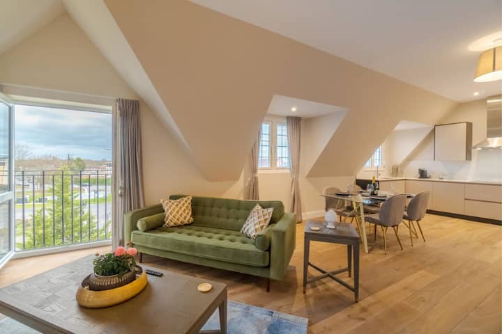 Penthouse De Luxe - 2 Lits Et Parking - Tva Q - Windsor