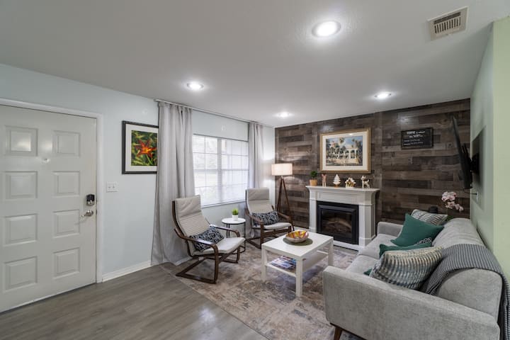 The Lakehouse At Pinellas Park - Pinellas Park, FL