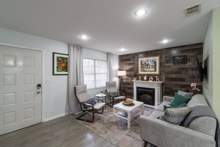 The Lakehouse At Pinellas Park - Pinellas Park, FL