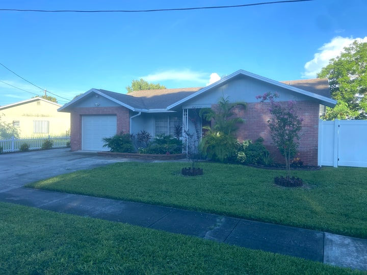 The Lakehouse At Pinellas Park - Pinellas Park, FL