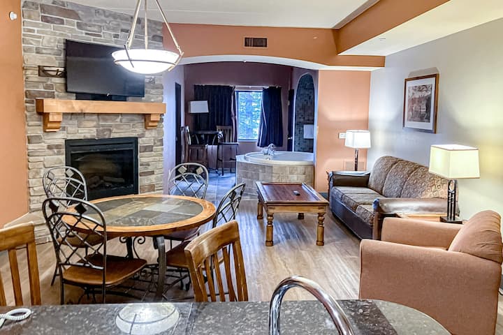 Ideally Located Condos With Balcony, Fireplace, Je - Wisconsin Dells, WI