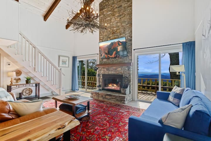 Blue Ridge Mountain Chalet With Great Views - Blowing Rock, NC