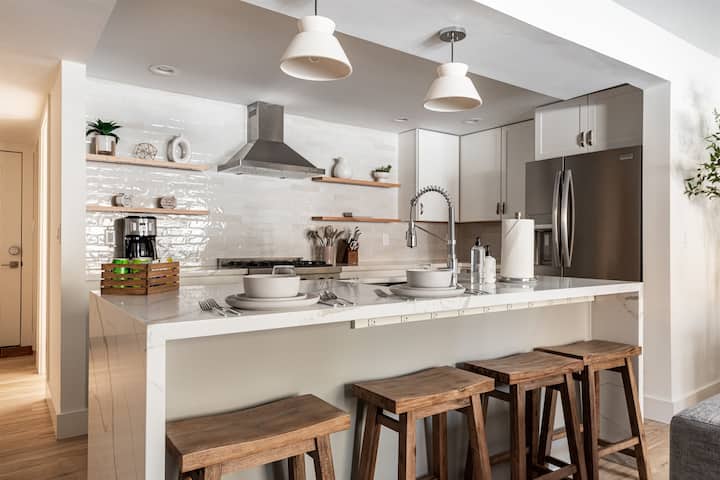 Modern Condo, Tahoe City, Tennis Pickleball Hottub - Lake Tahoe