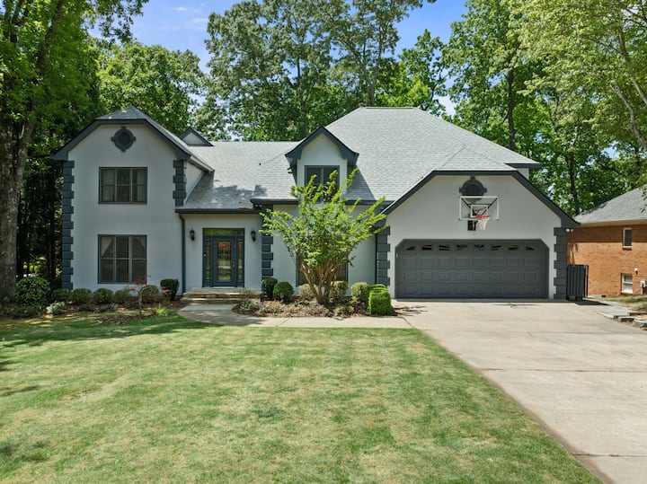 Roswell Luxury: 7 Bd 5.5 Ba 2lvg - ロズウェル, GA